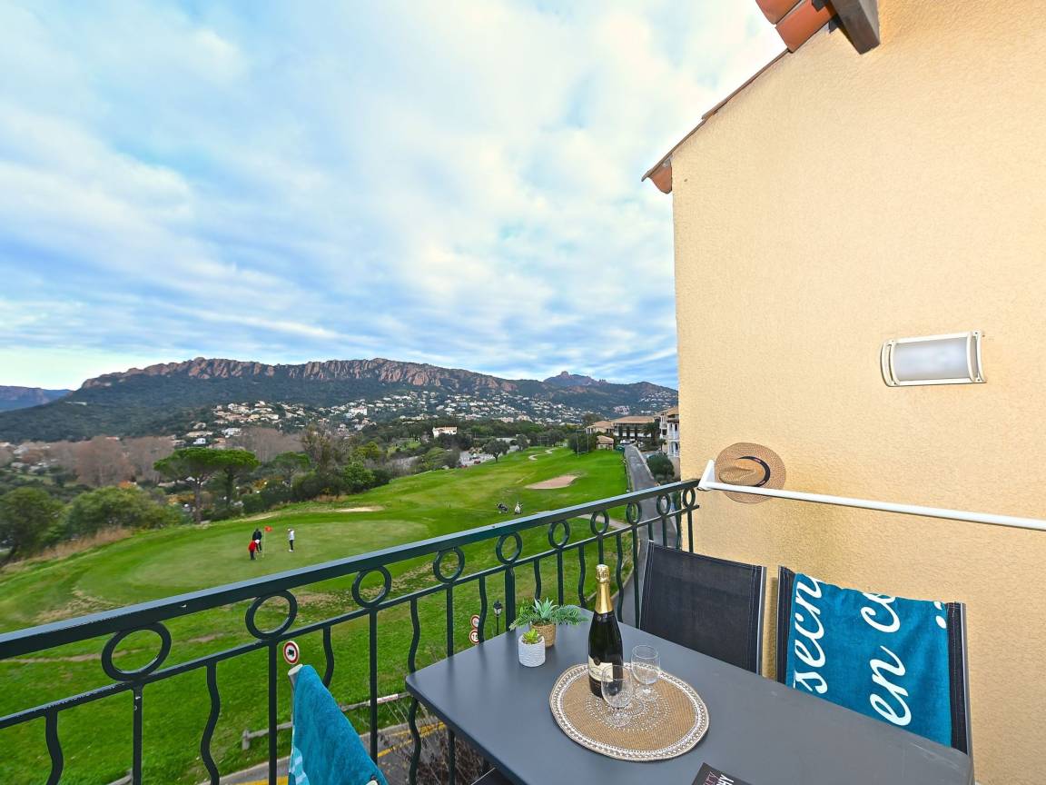 28 M² House ∙ 1 Bedroom ∙ 4 Guests - Cap Estérel