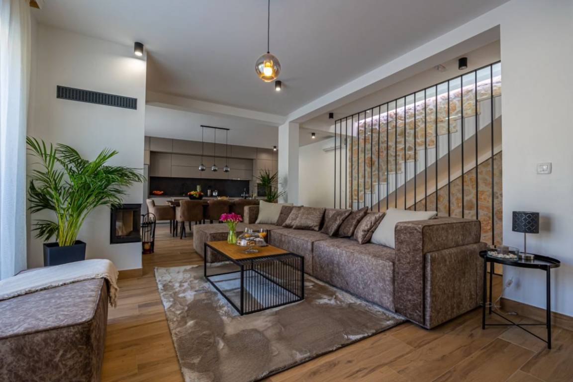 350 M² House ∙ 5 Bedrooms ∙ 10 Guests - Novi Vinodolski