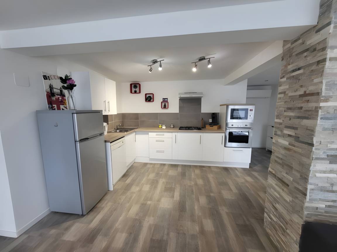 125 M² Apartment ∙ 3 Bedrooms ∙ 6 Guests - Agen