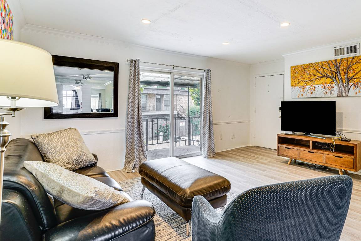 111 M² Apartment ∙ 1 Bedroom ∙ 3 Guests - Carrollton, TX