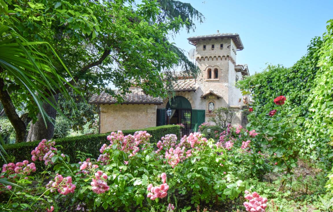 700 M² House ∙ 10 Bedrooms ∙ 19 Guests - Lazio