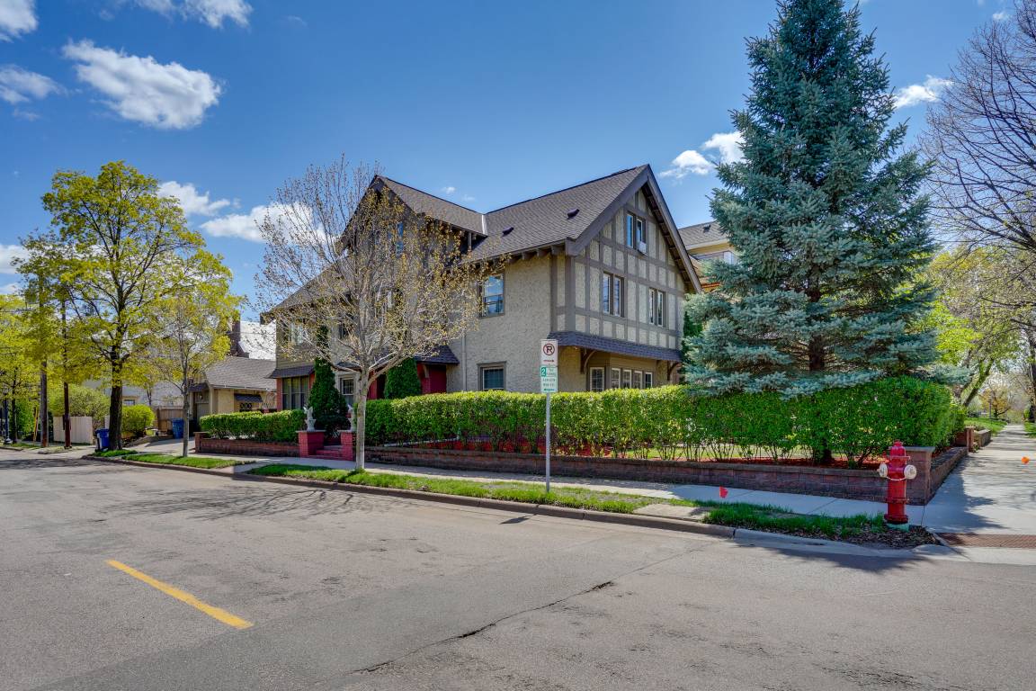 120 M² Ferienwohnung ∙ 2 Schlafzimmer ∙ 6 Gäste - Minneapolis, MN