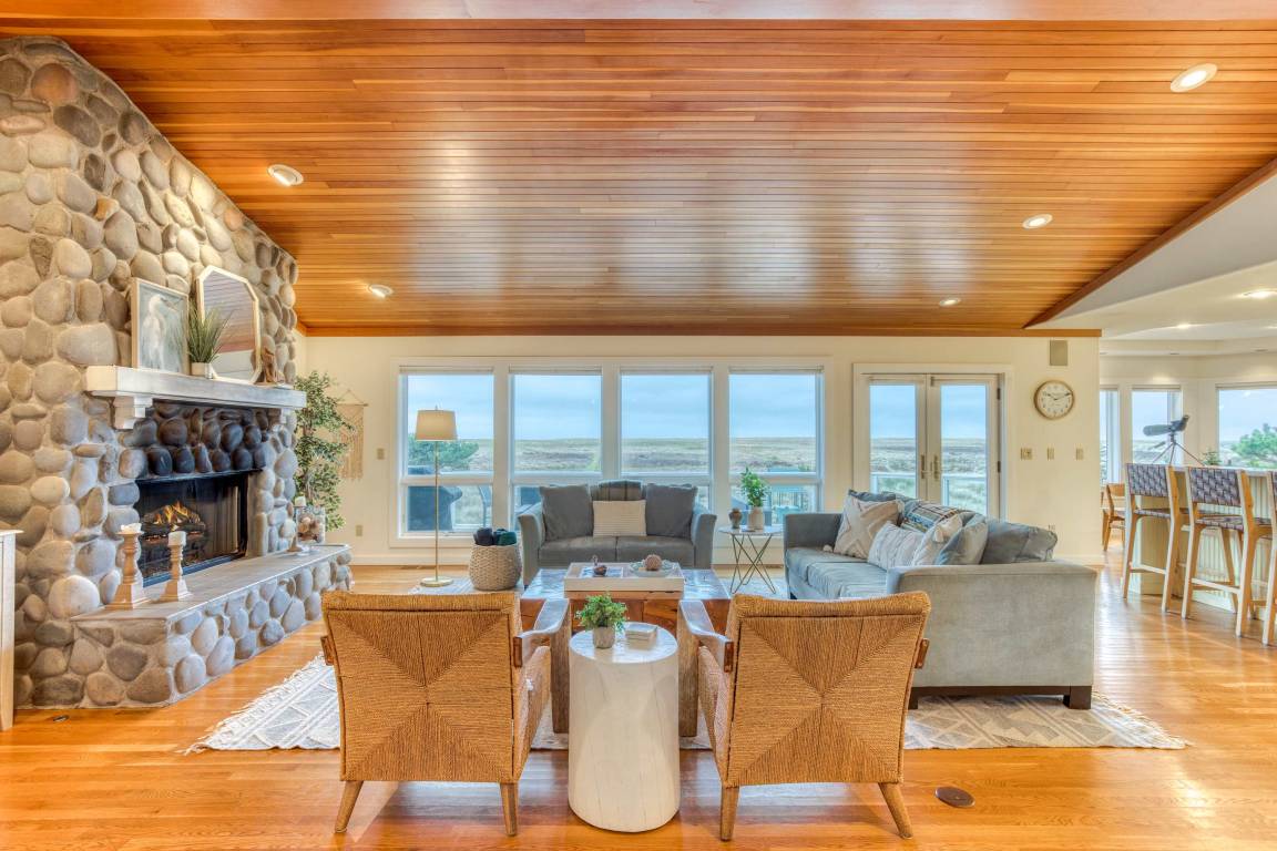 344 M² House ∙ 4 Bedrooms ∙ 10 Guests - Gearhart, OR