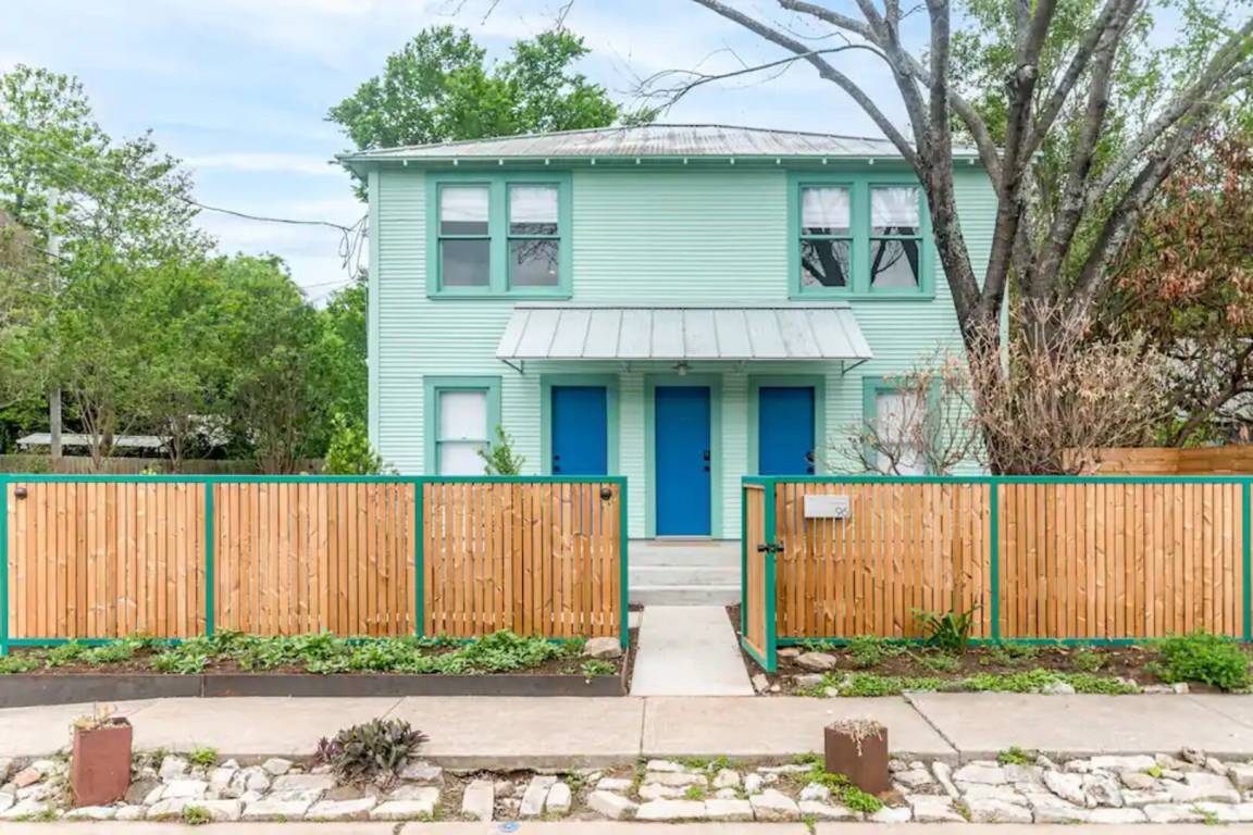 74 M² House ∙ 2 Bedrooms ∙ 4 Guests - Austin, TX