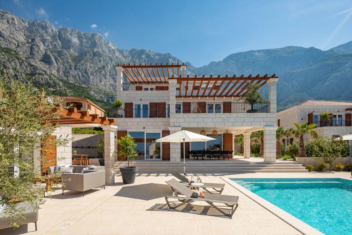 345 M² Villa ∙ 6 Chambres ∙ 14 Personnes - Makarska