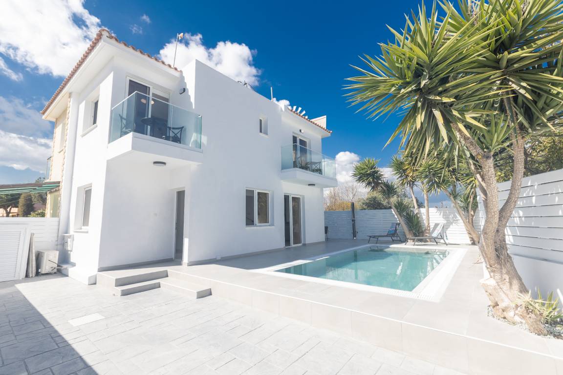 110 M² Villa ∙ 2 Bedrooms ∙ 4 Guests - Protaras