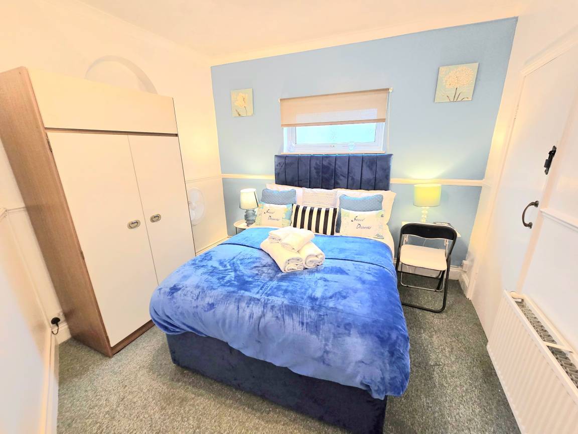 110 M² House ∙ 4 Bedrooms ∙ 13 Guests - Gillingham