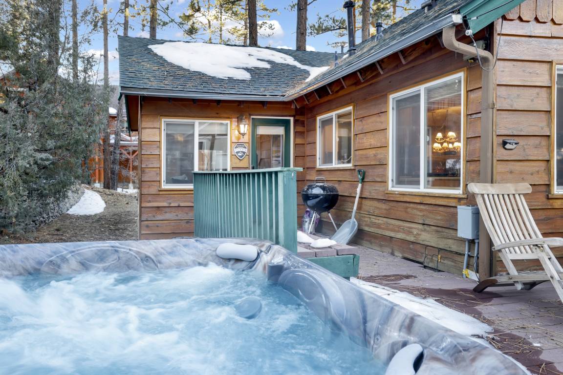 113 M² Cabin ∙ 3 Bedrooms ∙ 6 Guests - Snow Summit Ski Resort, CA