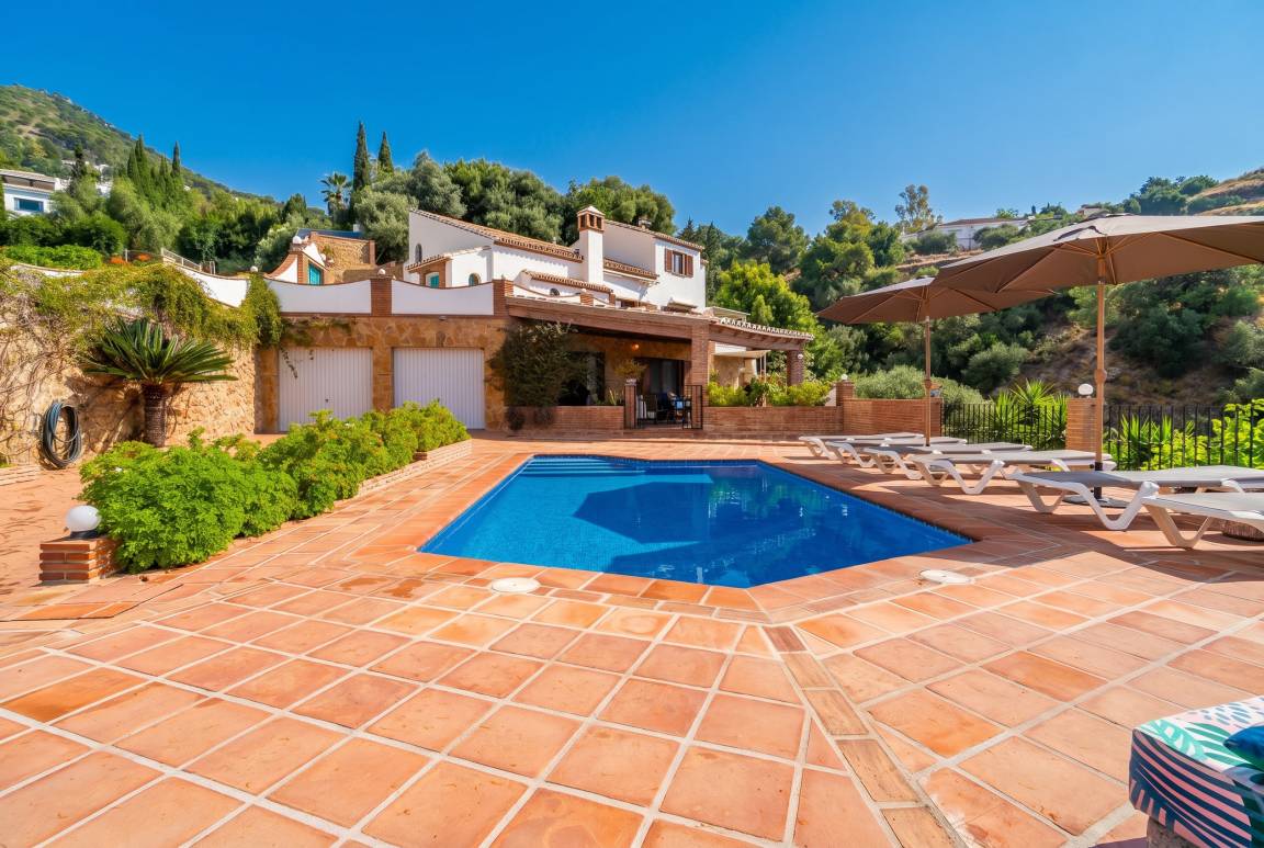 346 M² Villa ∙ 3 Bedrooms ∙ 7 Guests - Mijas