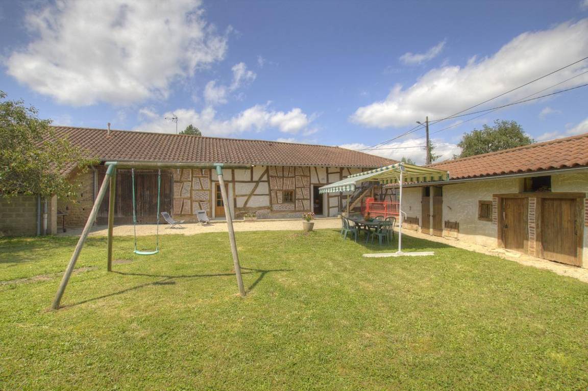 100 M² Gîte ∙ 3 Chambres ∙ 6 Personnes - Pont-de-Vaux