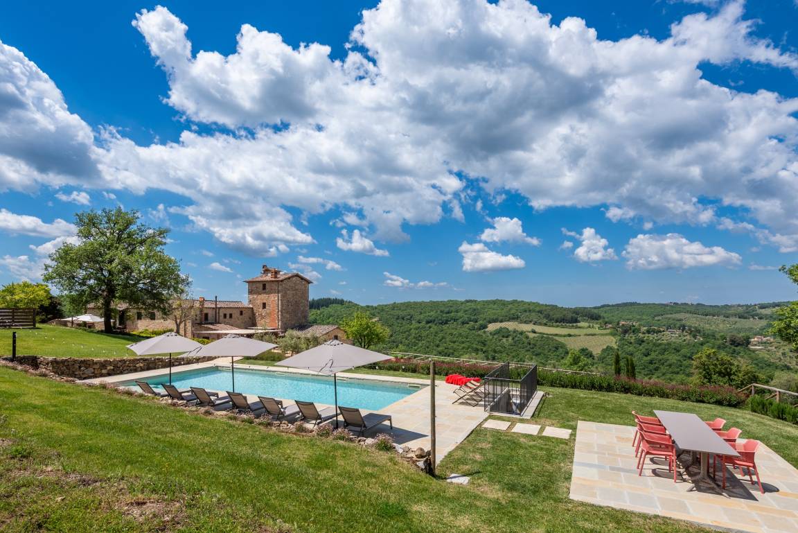 236 M² House ∙ 5 Bedrooms ∙ 10 Guests - Radda in Chianti