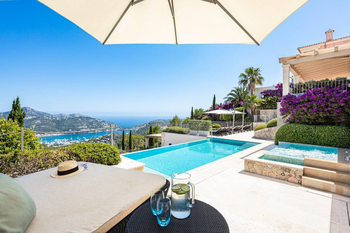 900 M² Villa ∙ 6 Bedrooms ∙ 12 Guests - Sant Elm