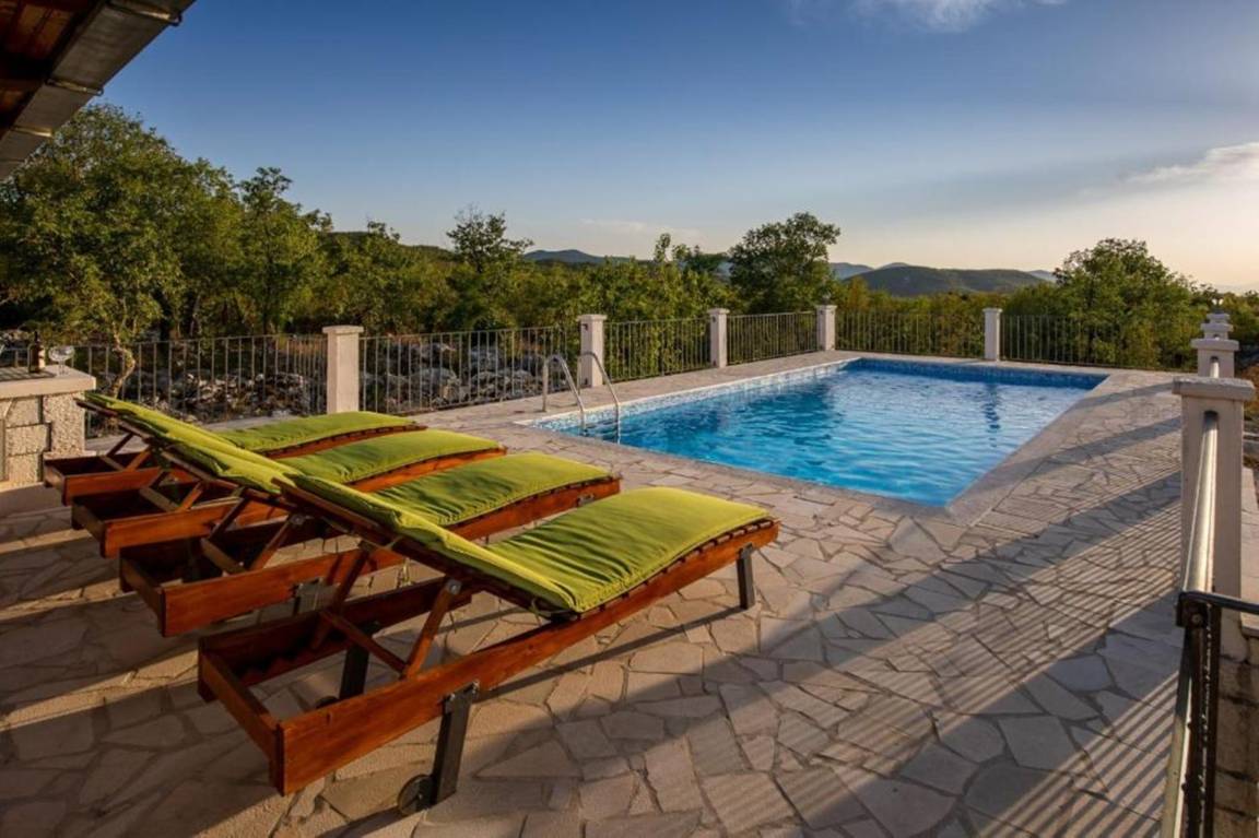 100 M² Villa ∙ 4 Schlafzimmer ∙ 10 Gäste - Metković