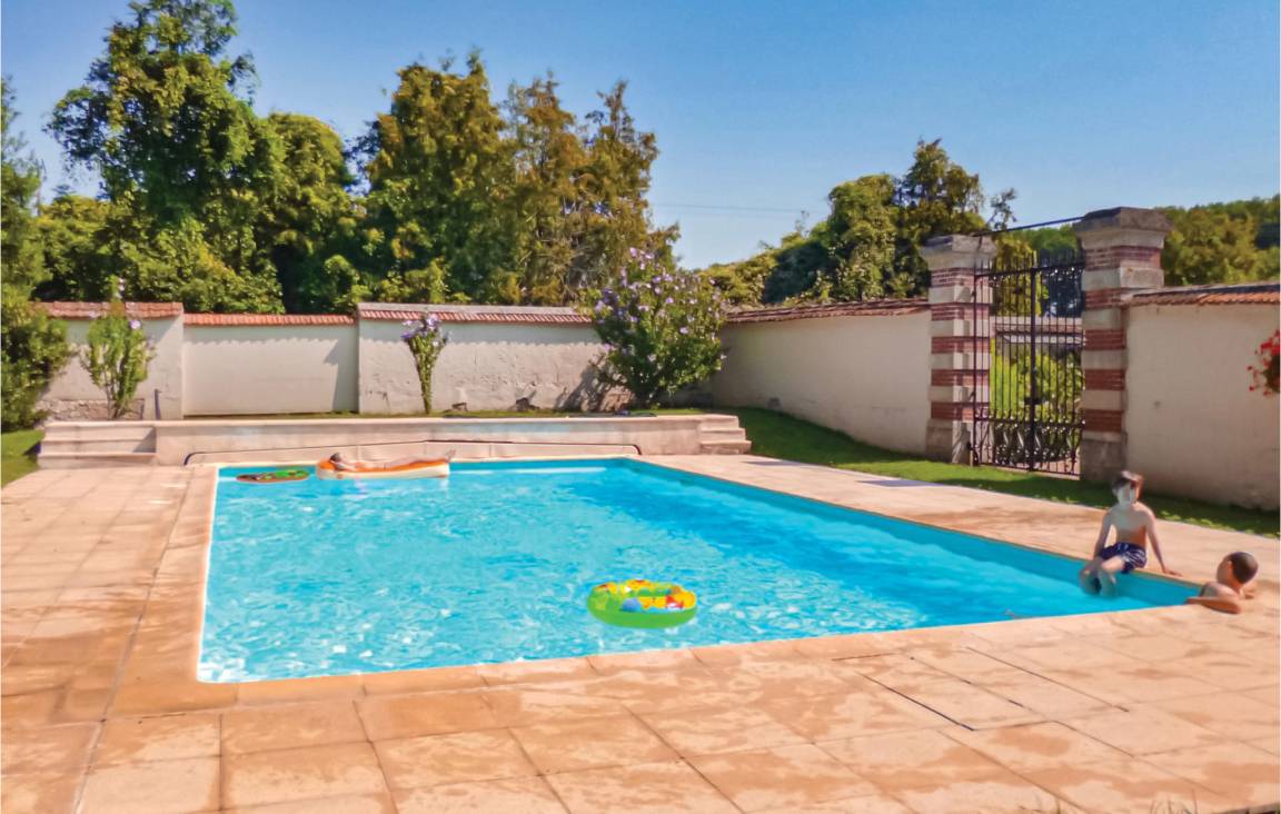 100 M² Appartement ∙ 2 Chambres ∙ 6 Personnes - Île-de-France