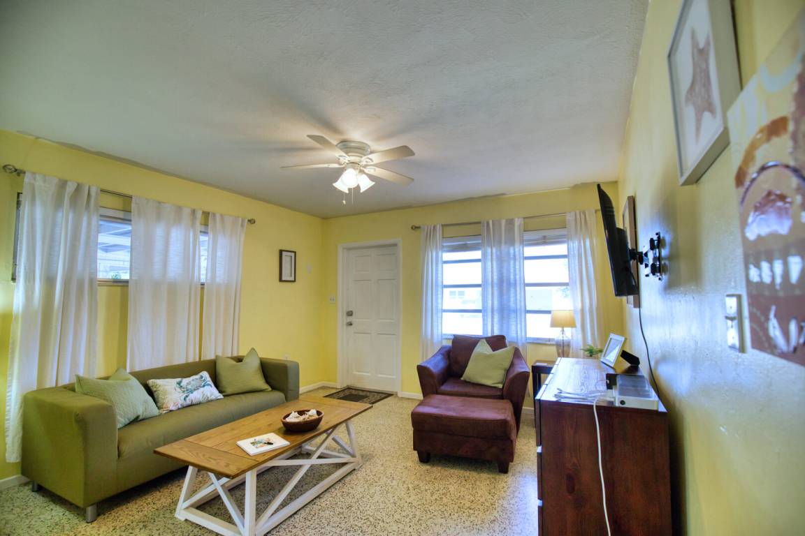 72 M² House ∙ 2 Bedrooms ∙ 6 Guests - Sarasota, FL