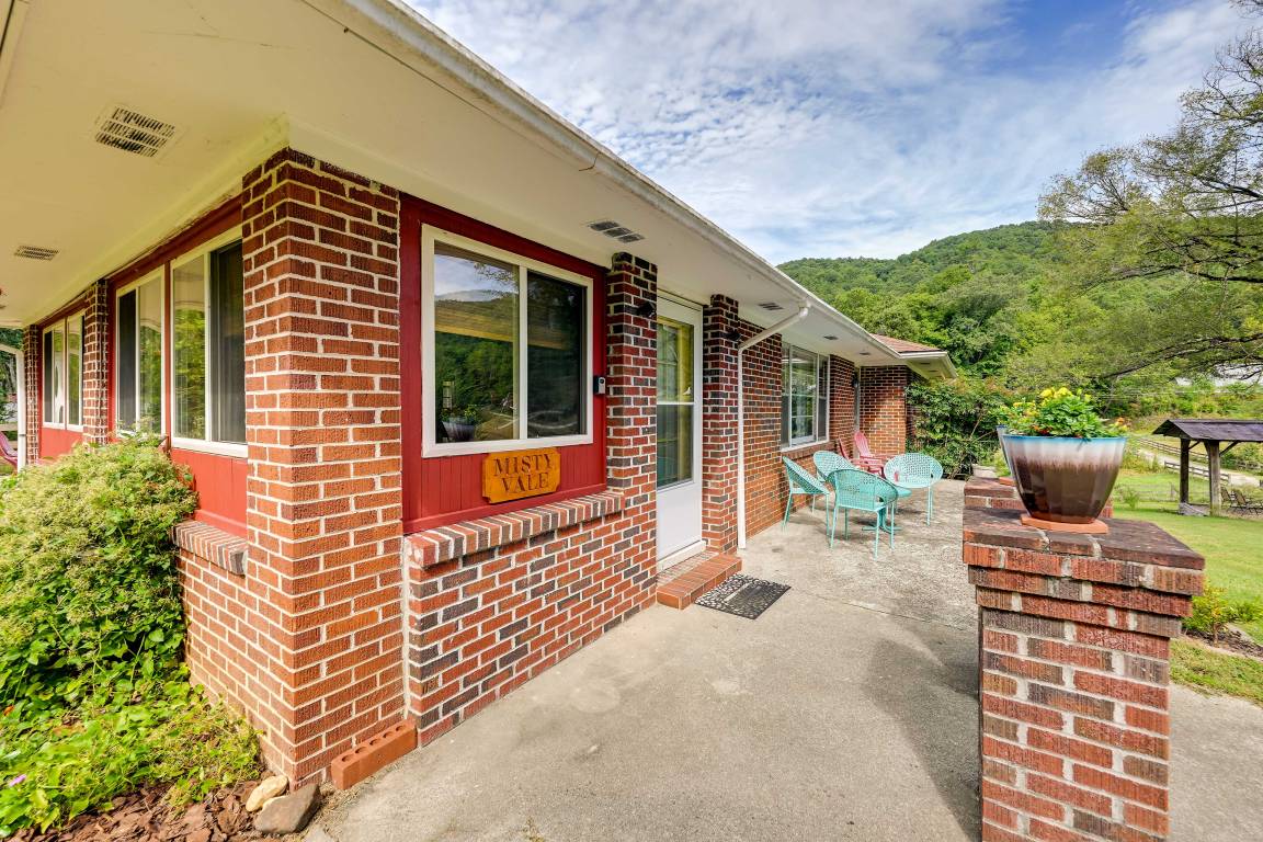 213 M² House ∙ 3 Bedrooms ∙ 9 Guests - Clayton, GA