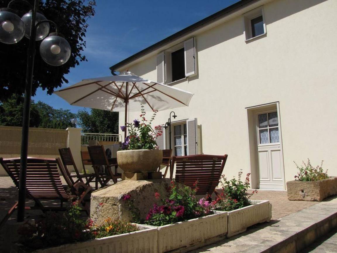 97 M² Cottage ∙ 2 Bedrooms ∙ 5 Guests - Dijon