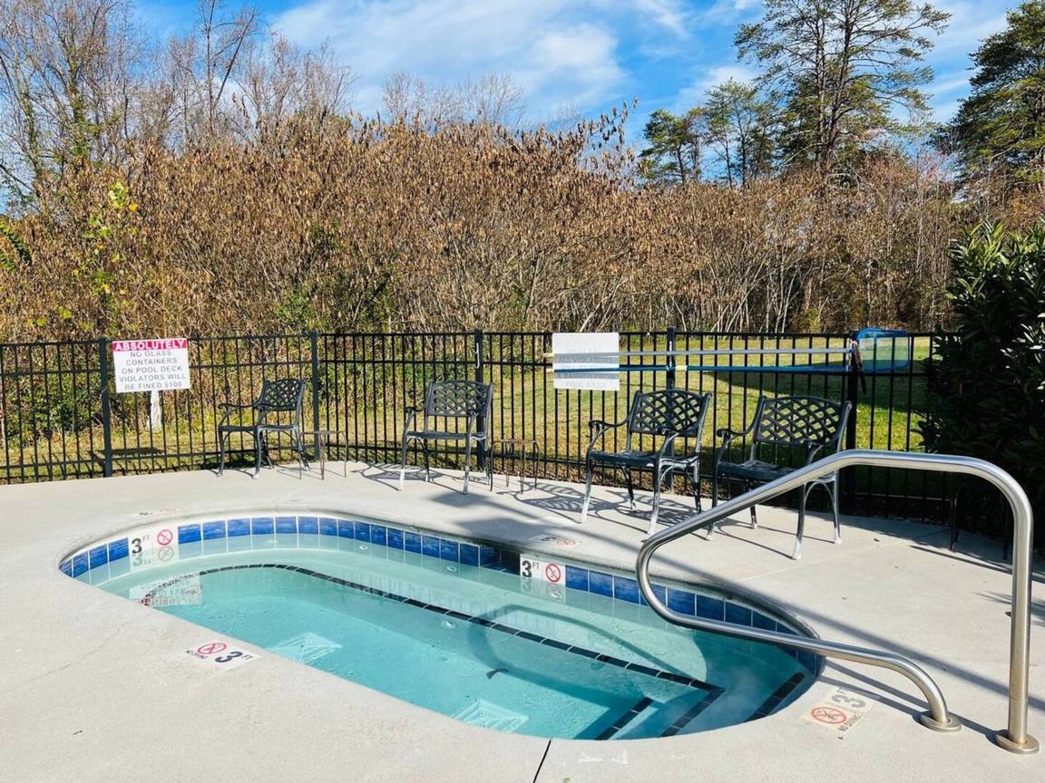 102 M² Apartment ∙ 2 Bedrooms ∙ 6 Guests - Pigeon Forge, TN