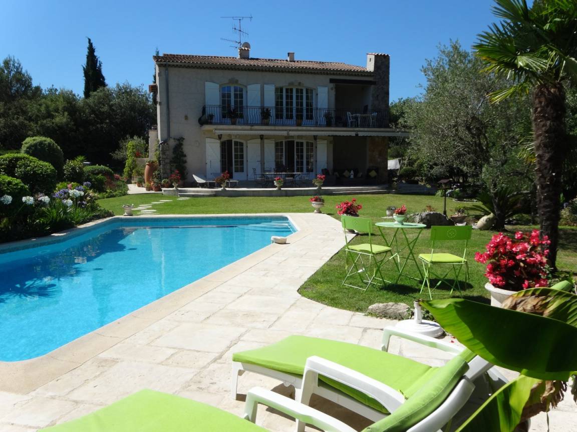 70 M² Villa ∙ 2 Bedrooms ∙ 4 Guests - Vence