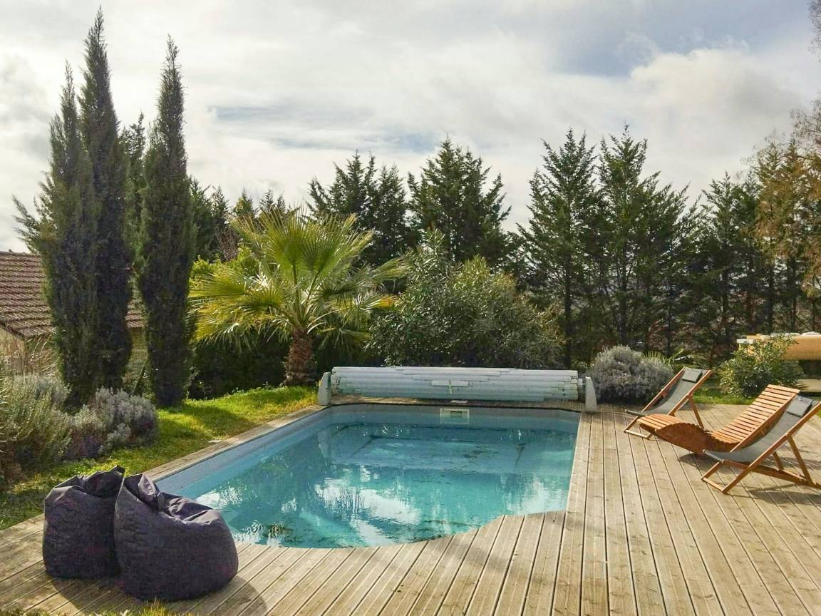 328 M² Maison De Vacances ∙ 6 Chambres ∙ 12 Personnes - Jonzac