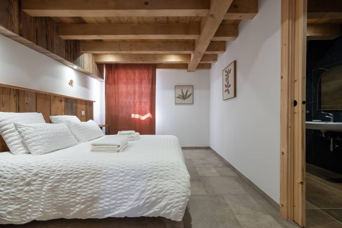 270 M² Chalet ∙ 5 Bedrooms ∙ 12 Guests - Bussang