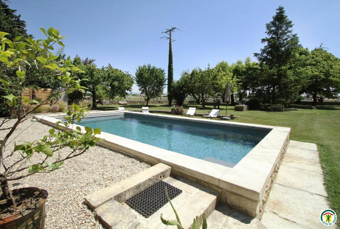 60 M² Gîte ∙ 1 Chambre ∙ 4 Personnes - Grignan