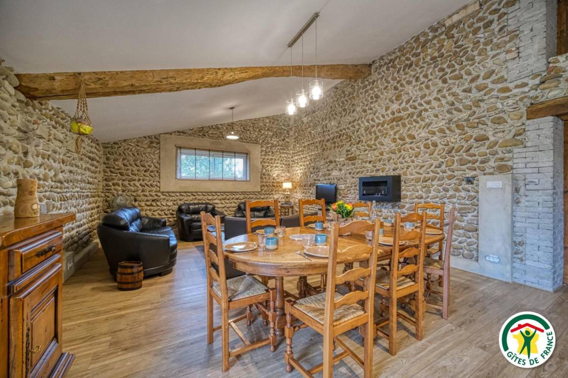 116 M² Gîte ∙ 3 Chambres ∙ 8 Personnes - Roybon