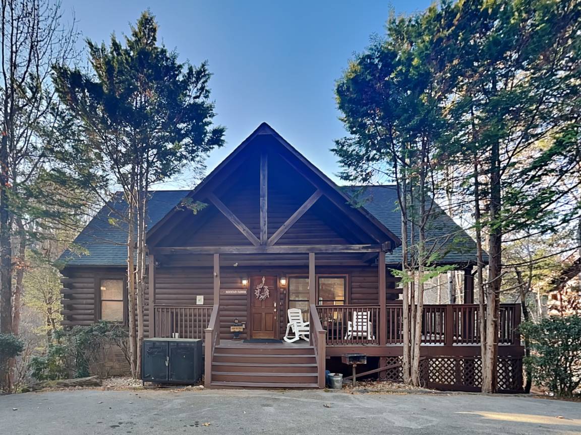 139 M² Mökki ∙ 4 Makuuhuonetta ∙ 12 Vierasta