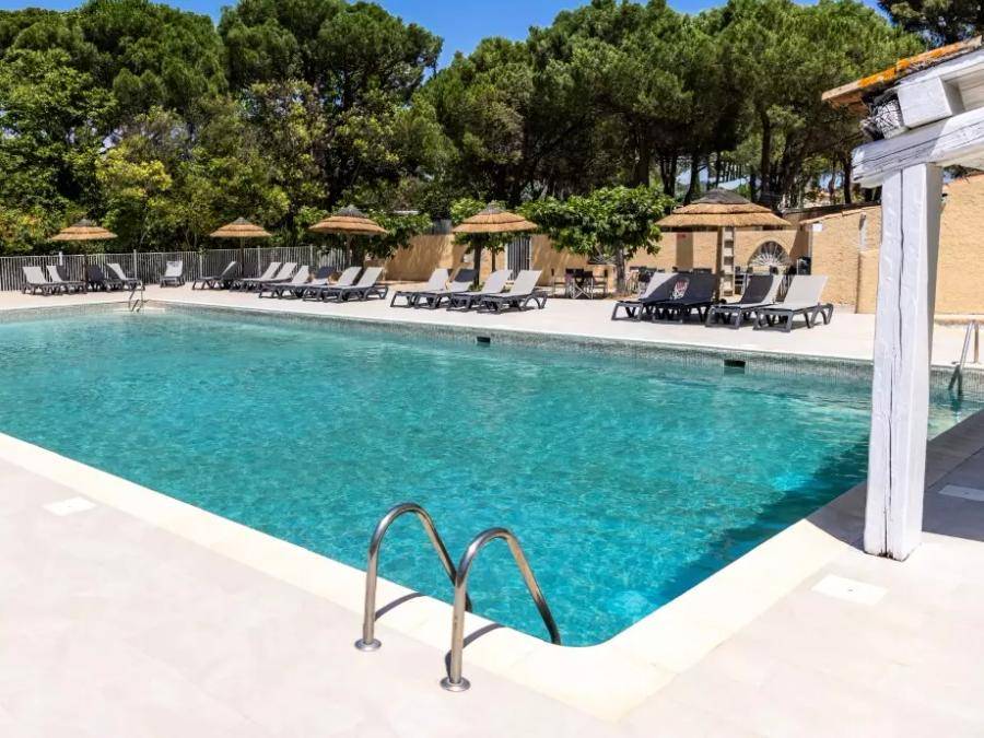 30 M² Caravan ∙ 3 Bedrooms ∙ 6 Guests - Toulon