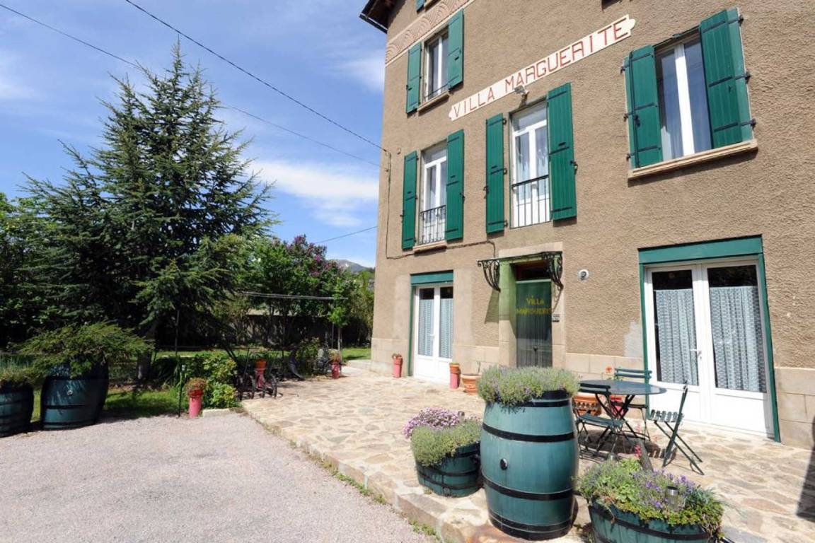 75 M² Gîte ∙ 2 Chambres ∙ 5 Personnes - Matemale