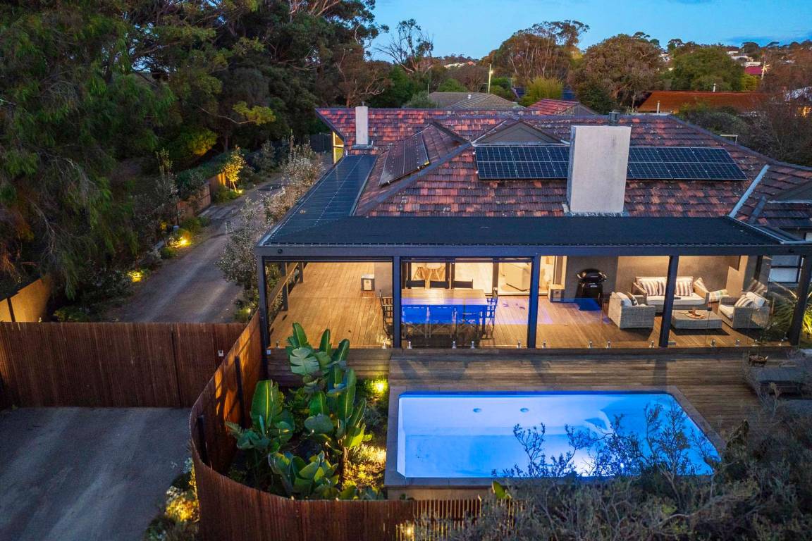 Apartment ∙ 5 Bedrooms ∙ 14 Guests - Mornington
