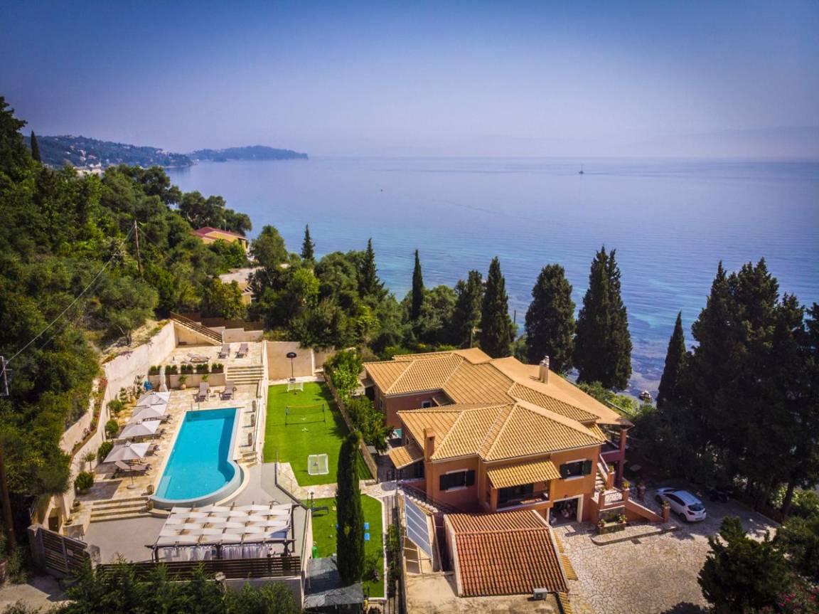 Villa ∙ 7 Bedrooms ∙ 14 Guests - Керкира