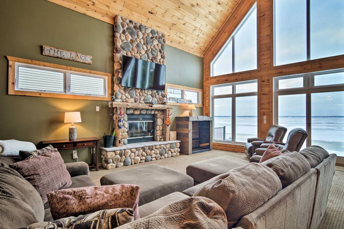 185 M² House ∙ 3 Bedrooms ∙ 10 Guests - Mitchell State Park, Cadillac