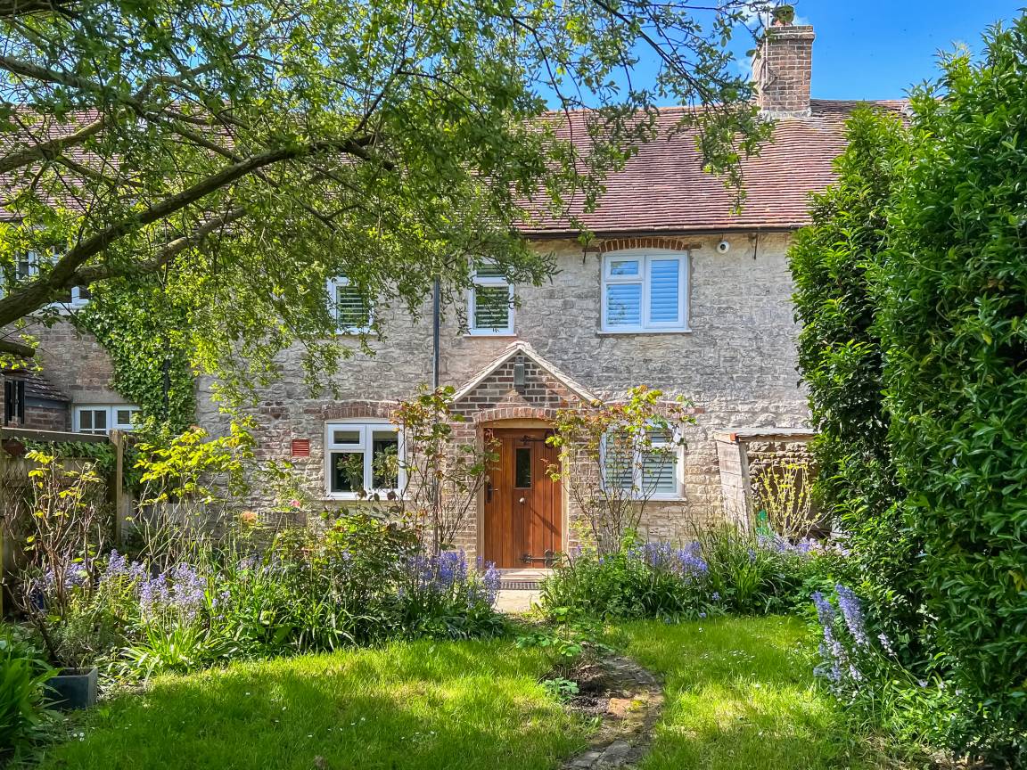 Cottage ∙ 3 Bedrooms ∙ 6 Guests - Dorchester