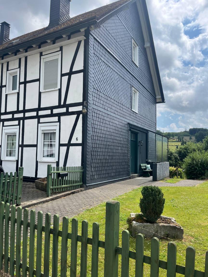 280 M² Ferienhaus ∙ 5 Schlafzimmer ∙ 15 Gäste - Olpe