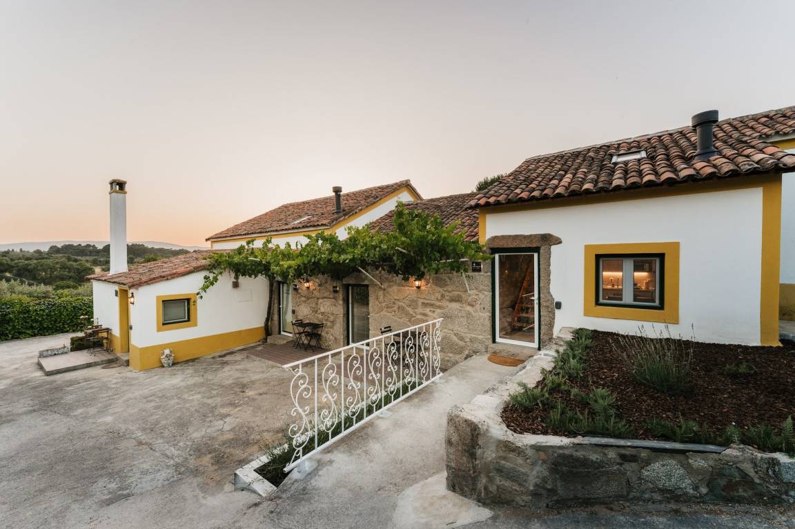 80 M² Maison De Vacances ∙ 2 Chambres ∙ 4 Personnes - Fundão