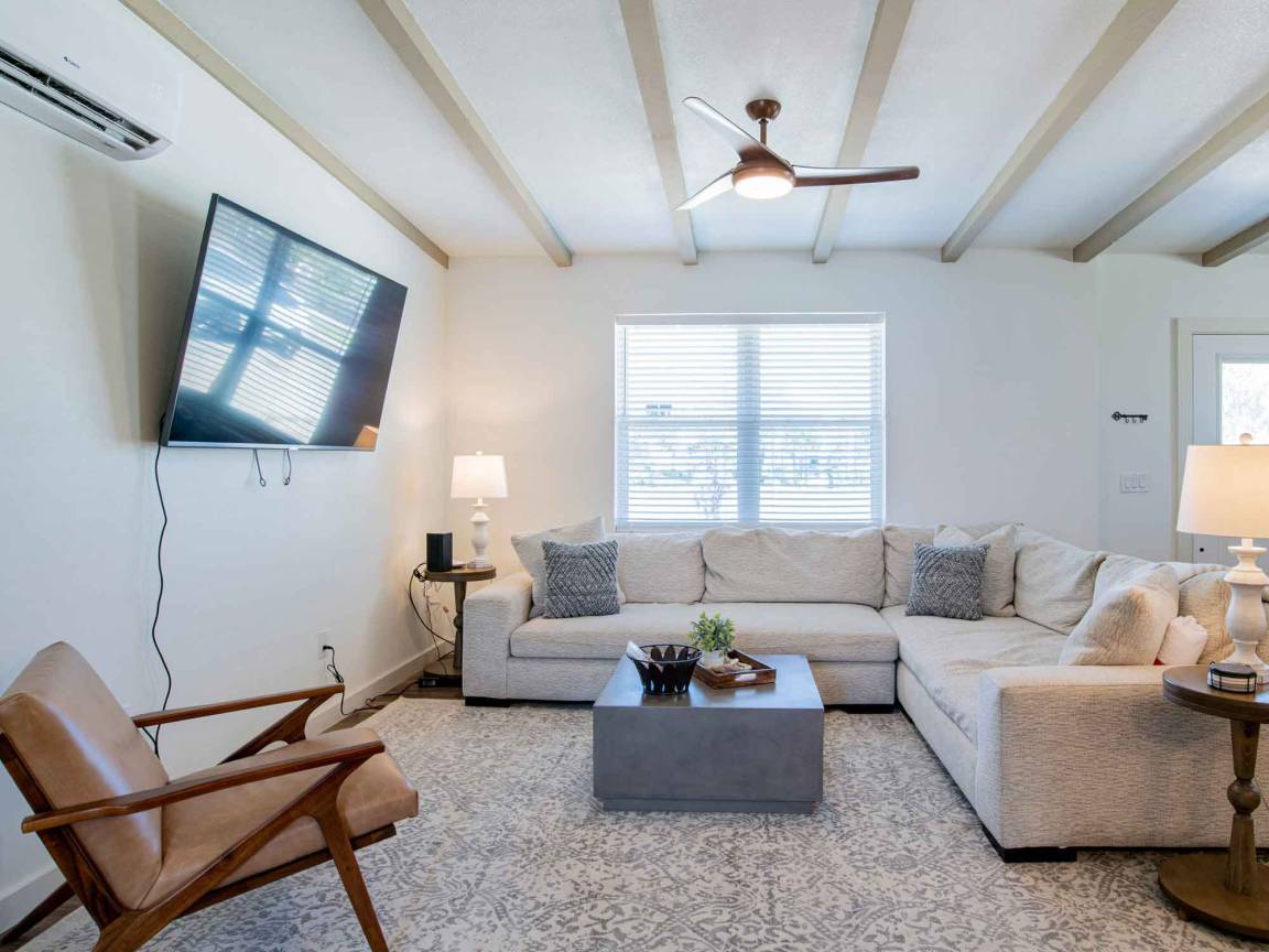 166 M² House ∙ 3 Bedrooms ∙ 8 Guests - Pensacola Beach, FL