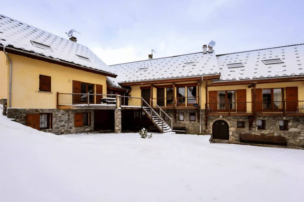 120 M² Chalet ∙ 5 Bedrooms ∙ 12 Guests - Valloire