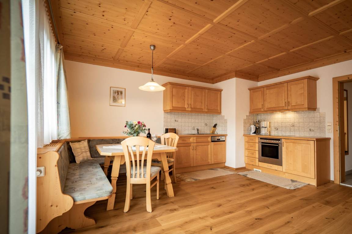 76 M² Apartment ∙ 2 Bedrooms ∙ 7 Guests - San Candido
