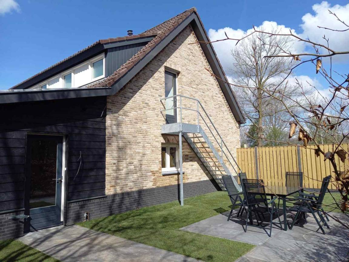 109 M² House ∙ 3 Bedrooms ∙ 6 Guests - Eindhoven