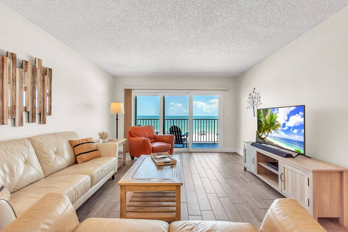 131 M² Condo ∙ 3 Bedrooms ∙ 8 Guests - Redington Shores, FL