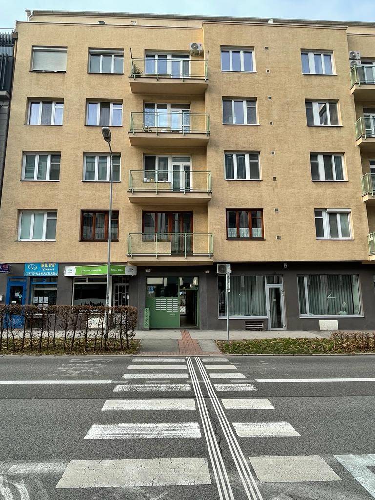 90 M² Apartment ∙ 2 Bedrooms ∙ 4 Guests - Slovakia