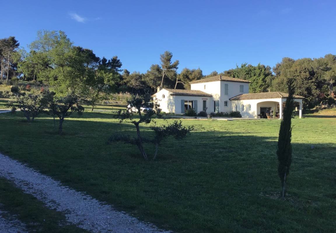 140 M² Maison De Vacances ∙ 3 Chambres ∙ 6 Personnes - Marignane