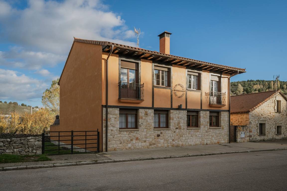 135 M² Casa ∙ 4 Habitaciones ∙ 10 Huéspedes - San Leonardo de Yagüe