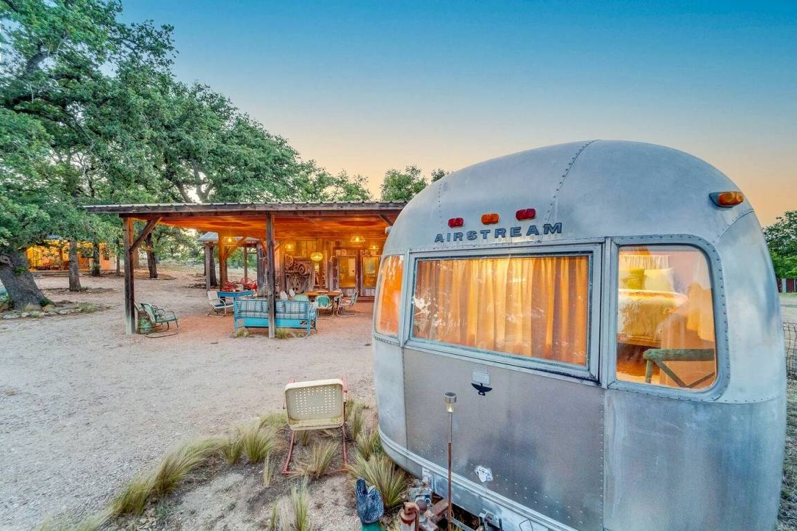 Mobil-home ∙ 7 Chambres ∙ 40 Personnes - Marble Falls, TX