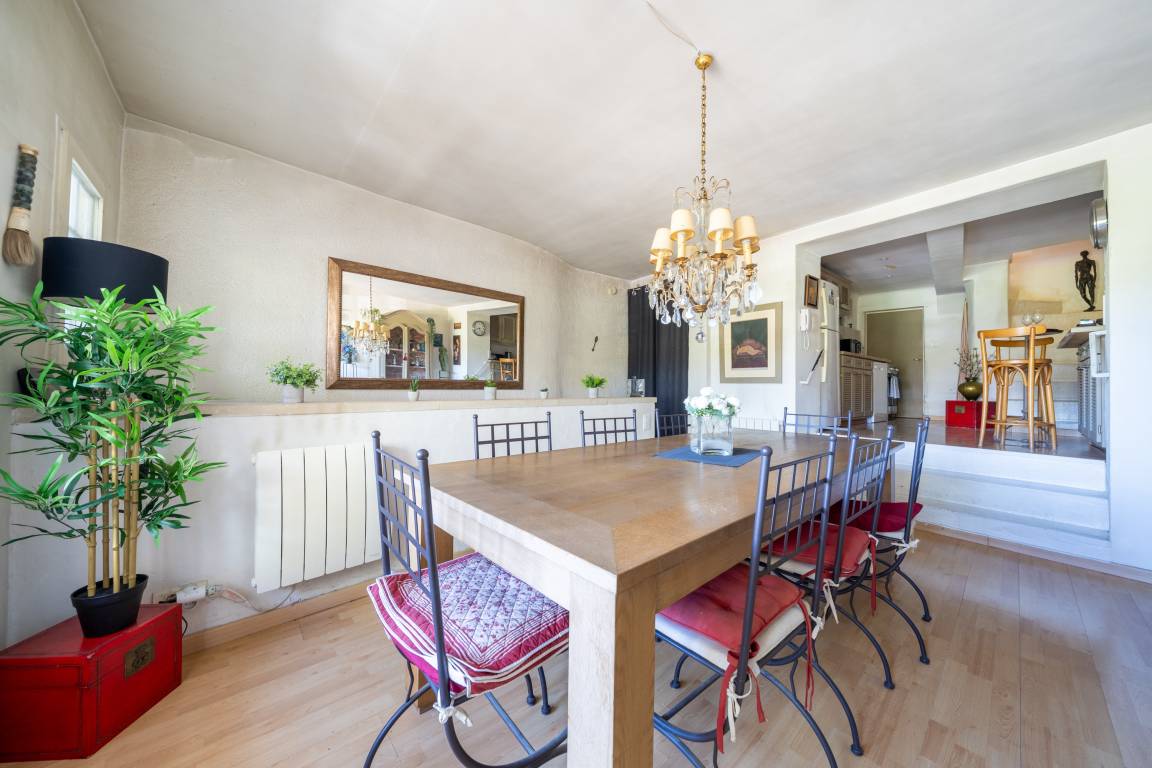 200 M² Maison De Vacances ∙ 3 Chambres ∙ 6 Personnes - Lourmarin