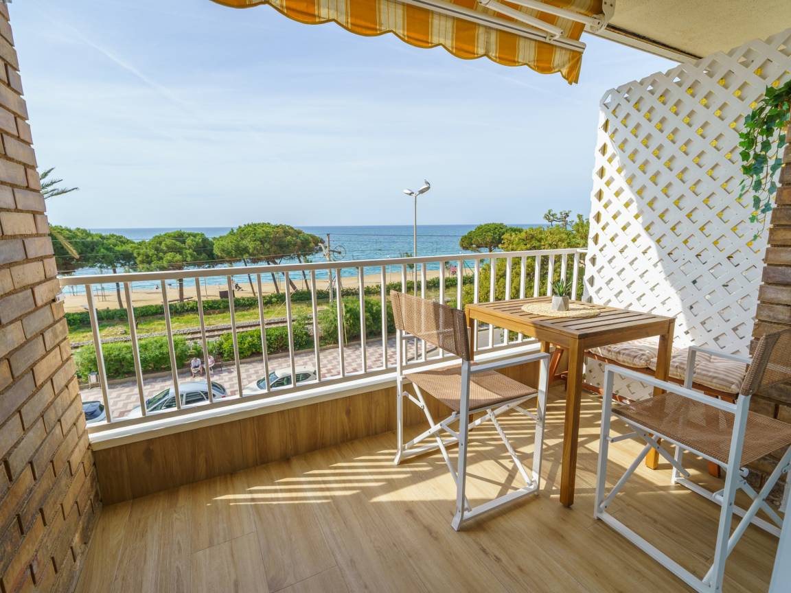 73 M² Apartment ∙ 2 Bedrooms ∙ 4 Guests - Santa Susanna