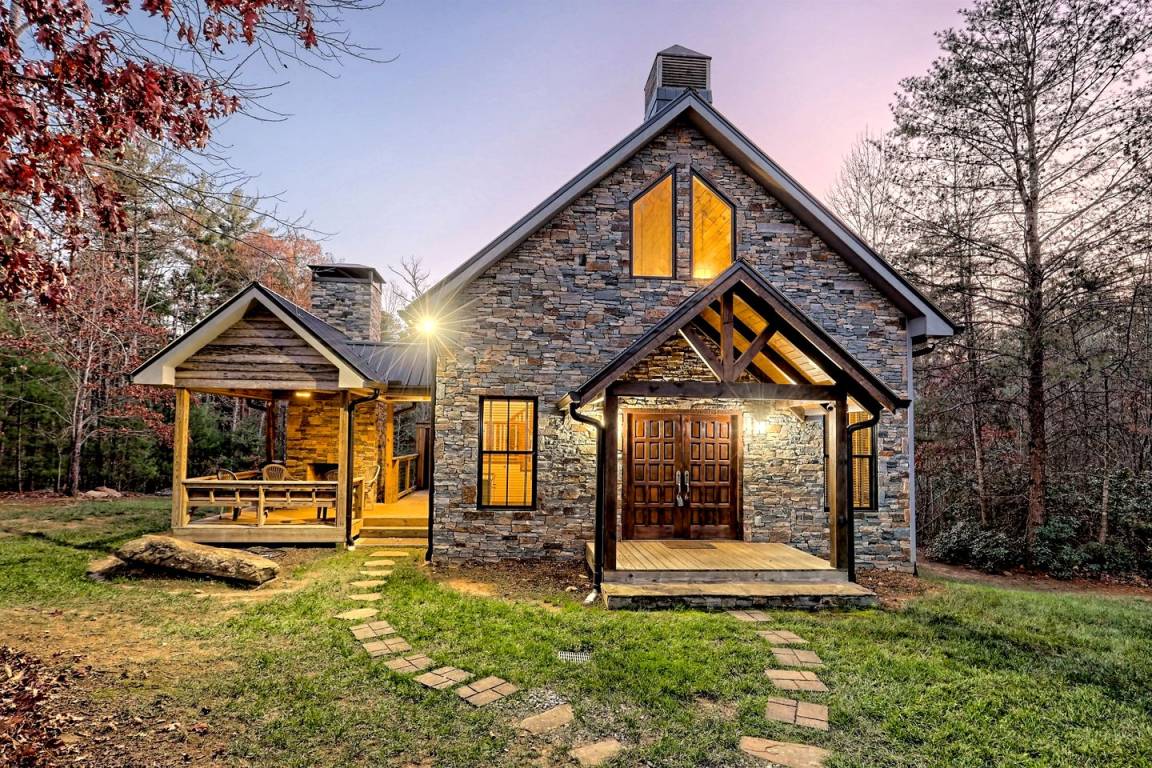 House ∙ 2 Bedrooms ∙ 6 Guests - Rabun Lake, Lakemont