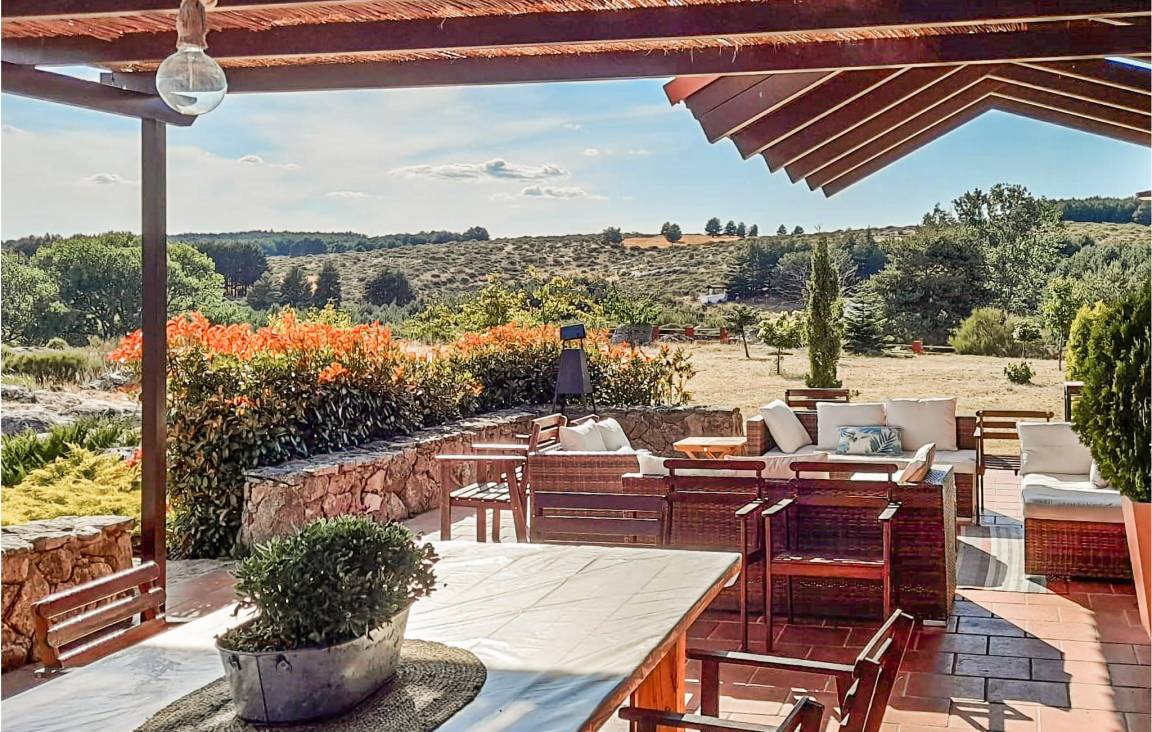 350 M² Casa ∙ 3 Habitaciones ∙ 16 Huéspedes - Hoyos del Espino