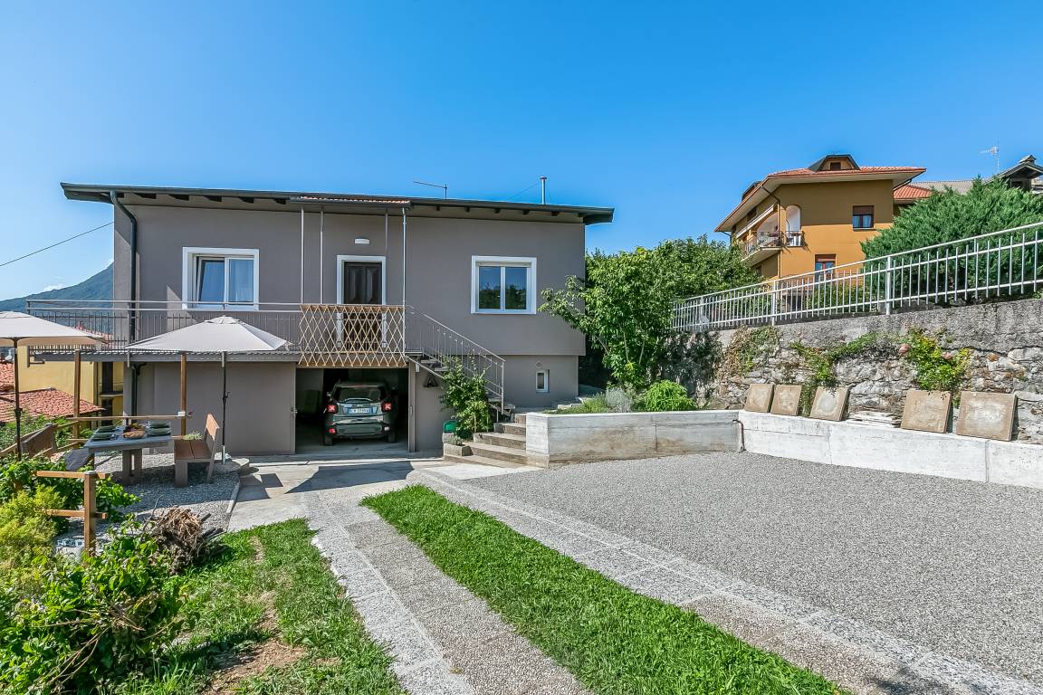 110 M² Villa ∙ 2 Chambres ∙ 6 Personnes - Varèse